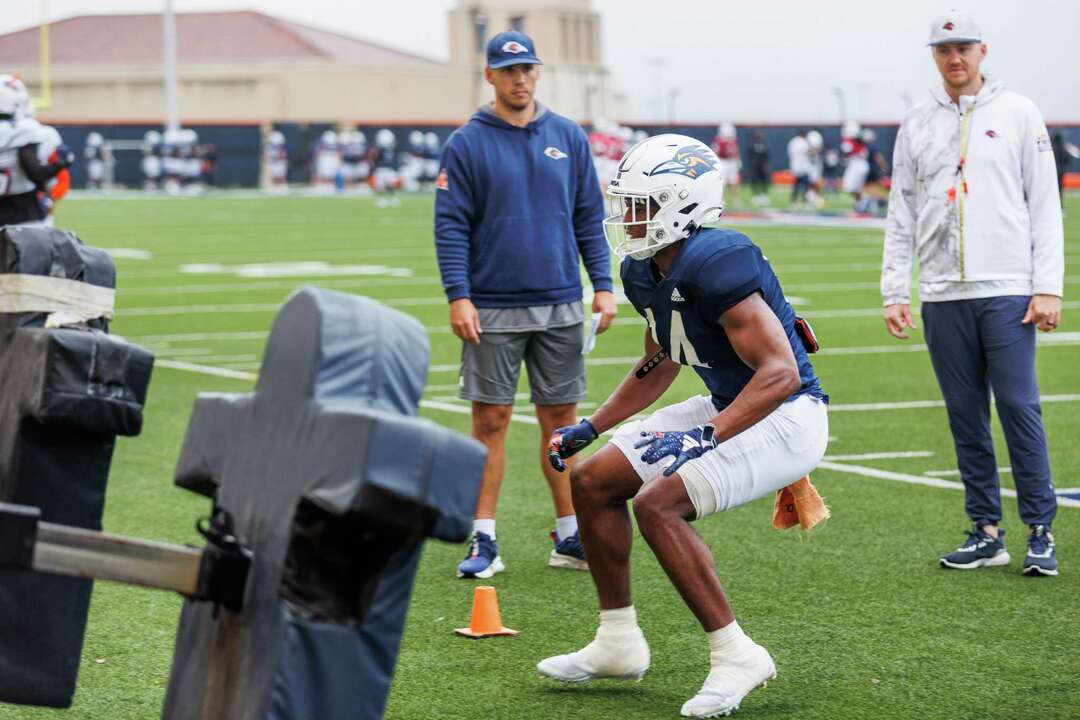 UTSA set to lean on WR speed with Devin McCuin, Chris Carpenter
