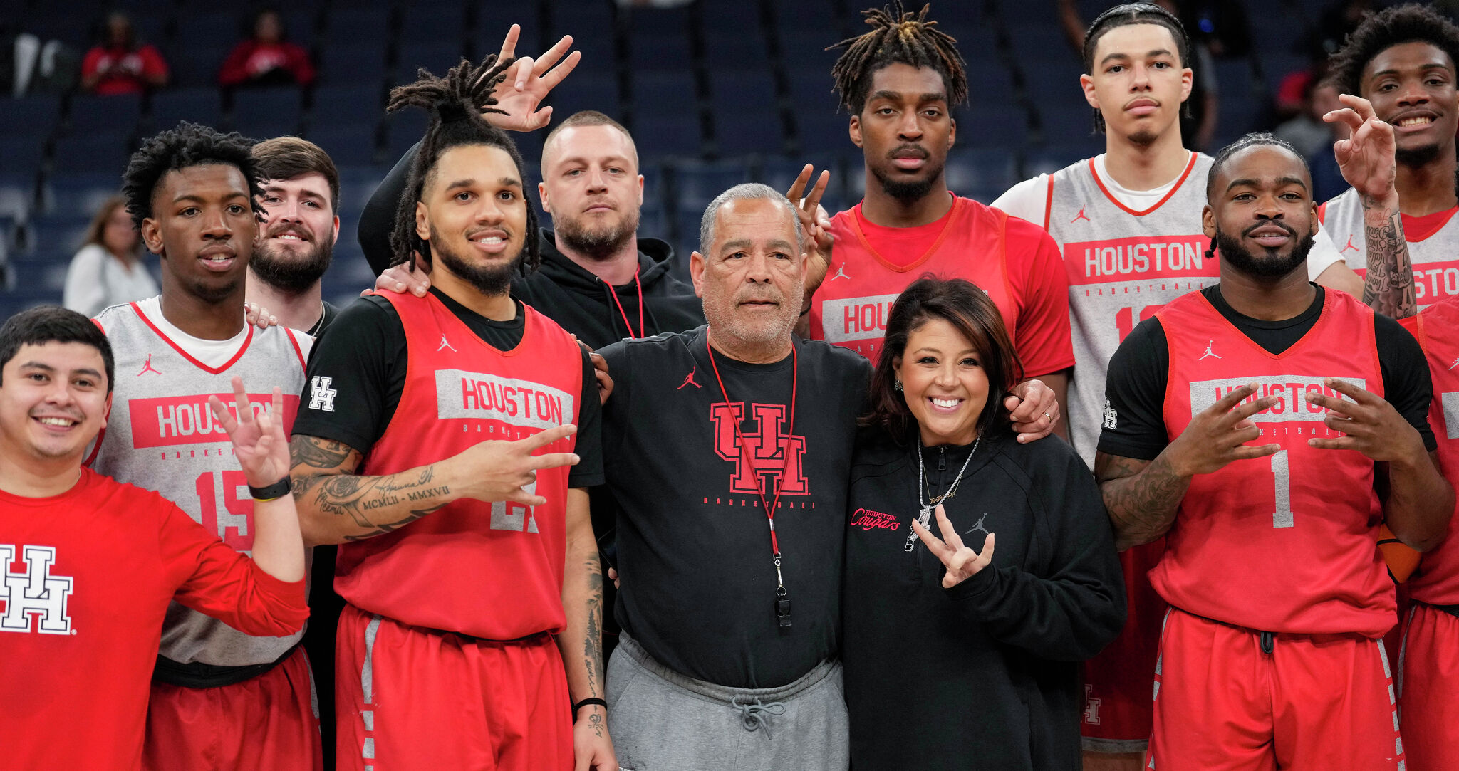 March Madness: No. 1 UH opens title bid against Longwood