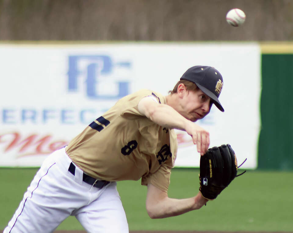 Griffins start tournament title defense with dominating win