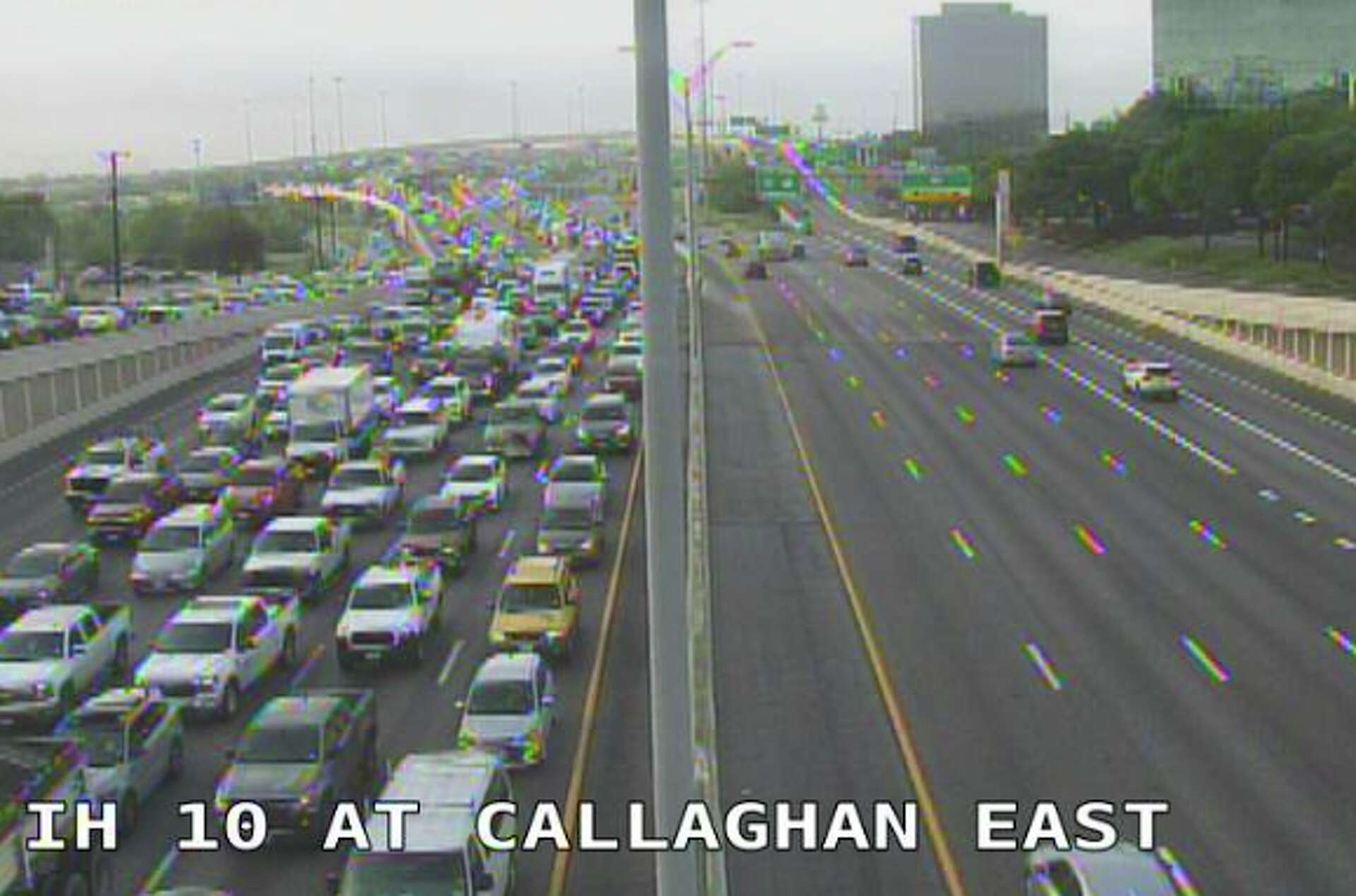 Multiple lanes on I-10 shut down after major crash