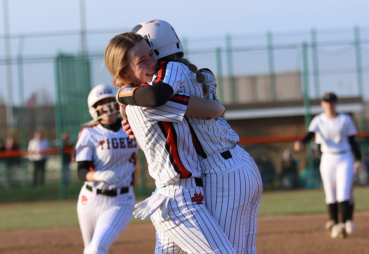 Burris delivers, gives Edwardsville walk-off win over Miners