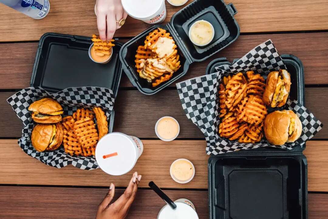 Drew Brees' Smalls Sliders burger chain to open Willis location