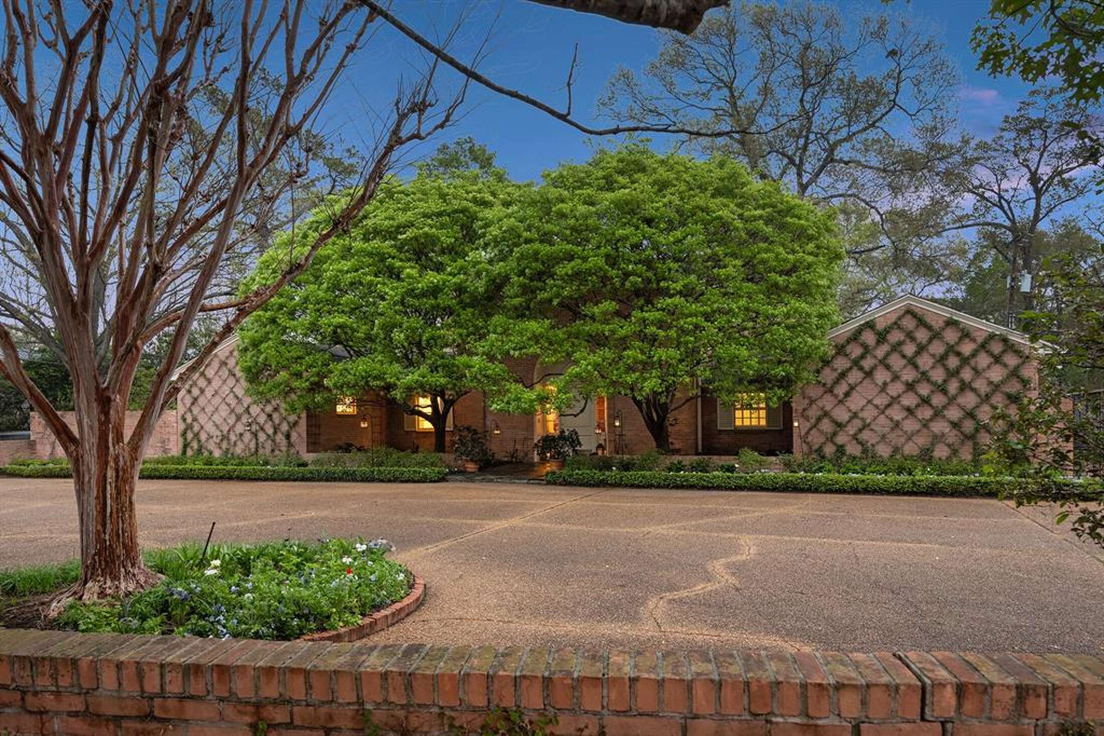 Texas mid-century mansion by iconic architect lists for $4.3M