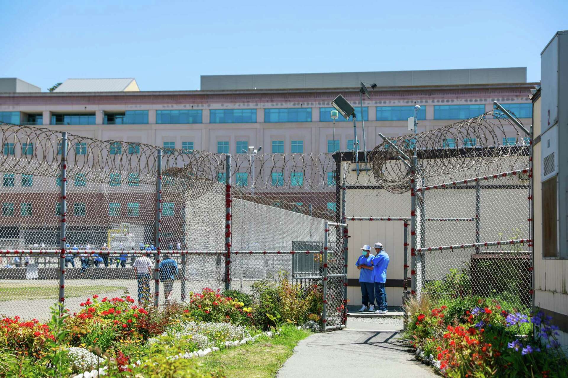 Judge orders state to accommodate disabled inmates in parole hearings