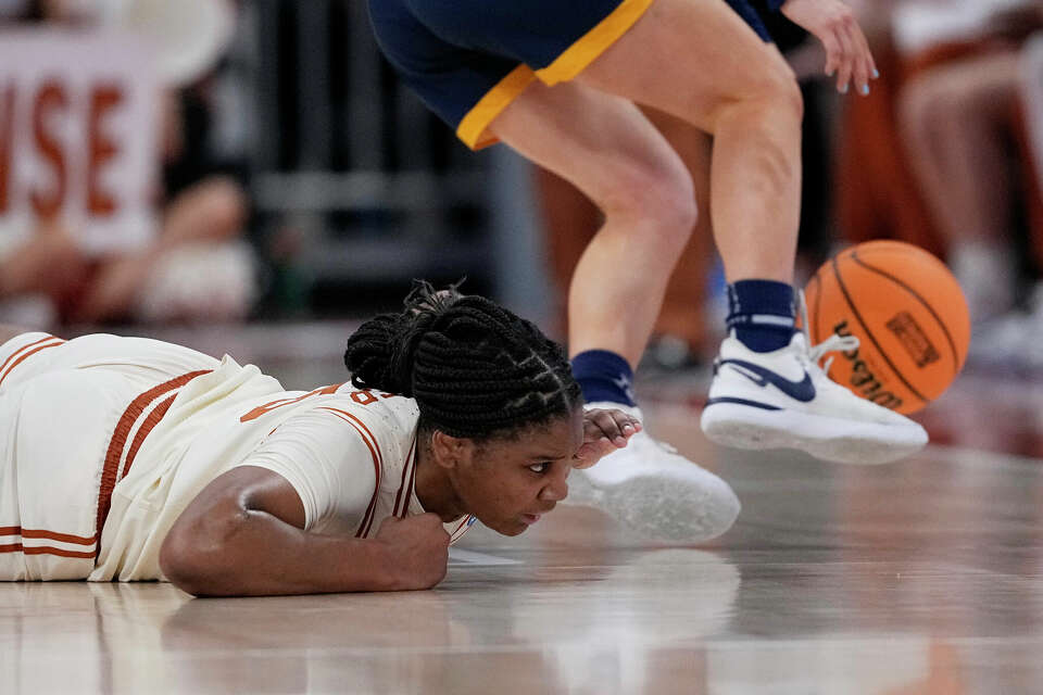 UT women's basketball: Texas routs Drexel in NCAA opener