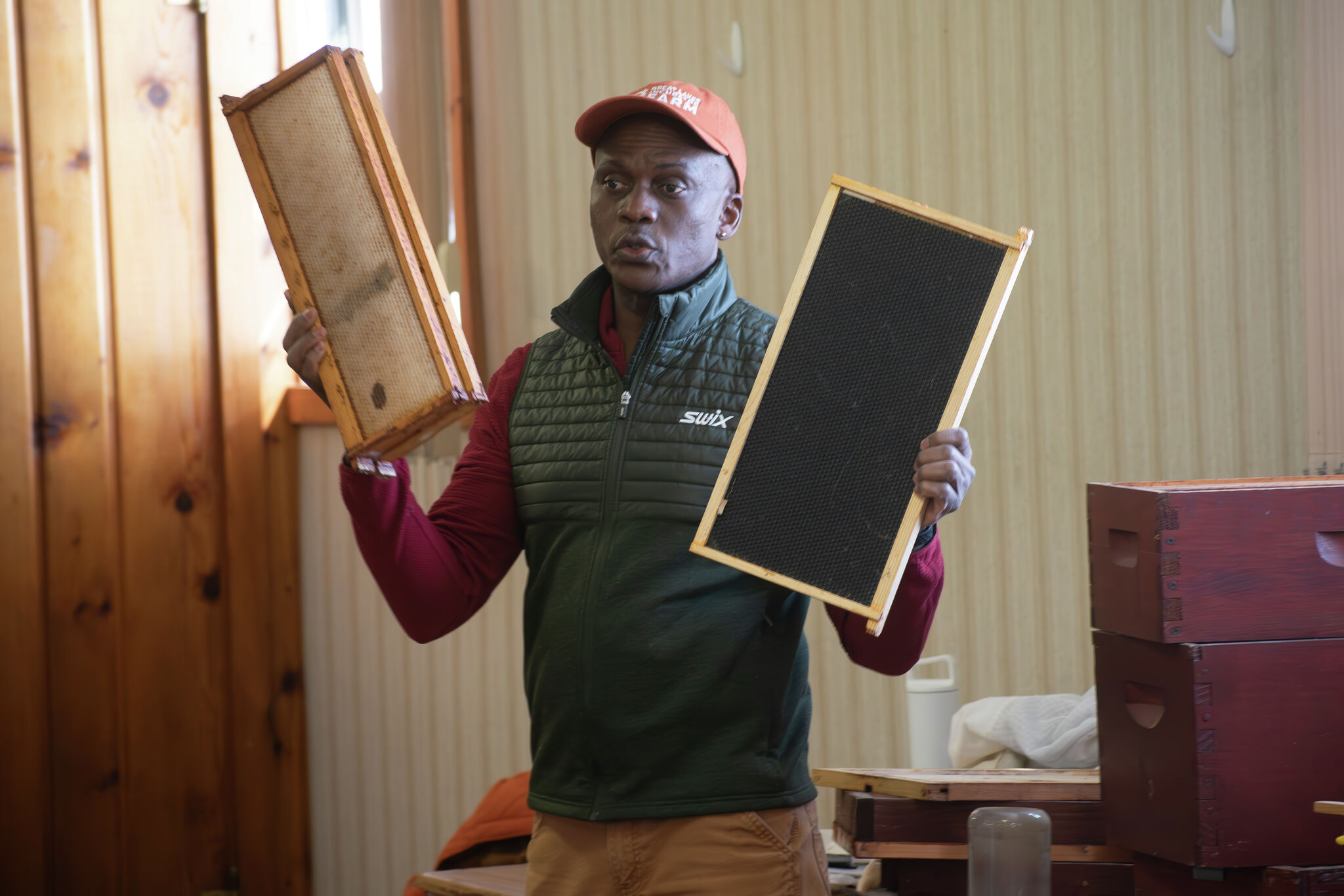 Beginner beekeeper class held in LeRoy Michigan