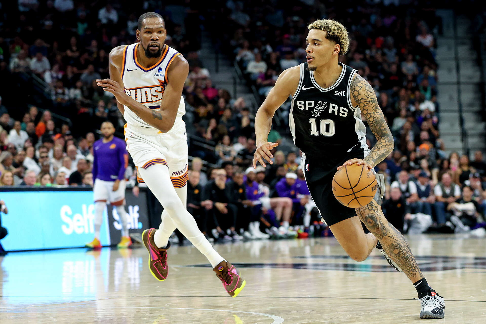 Spurs' Jeremy Sochan gets back tattoo to honor the women in his life