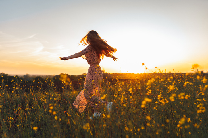 The season, my friend, is blowin' in the wind — Robin Garrison Leach