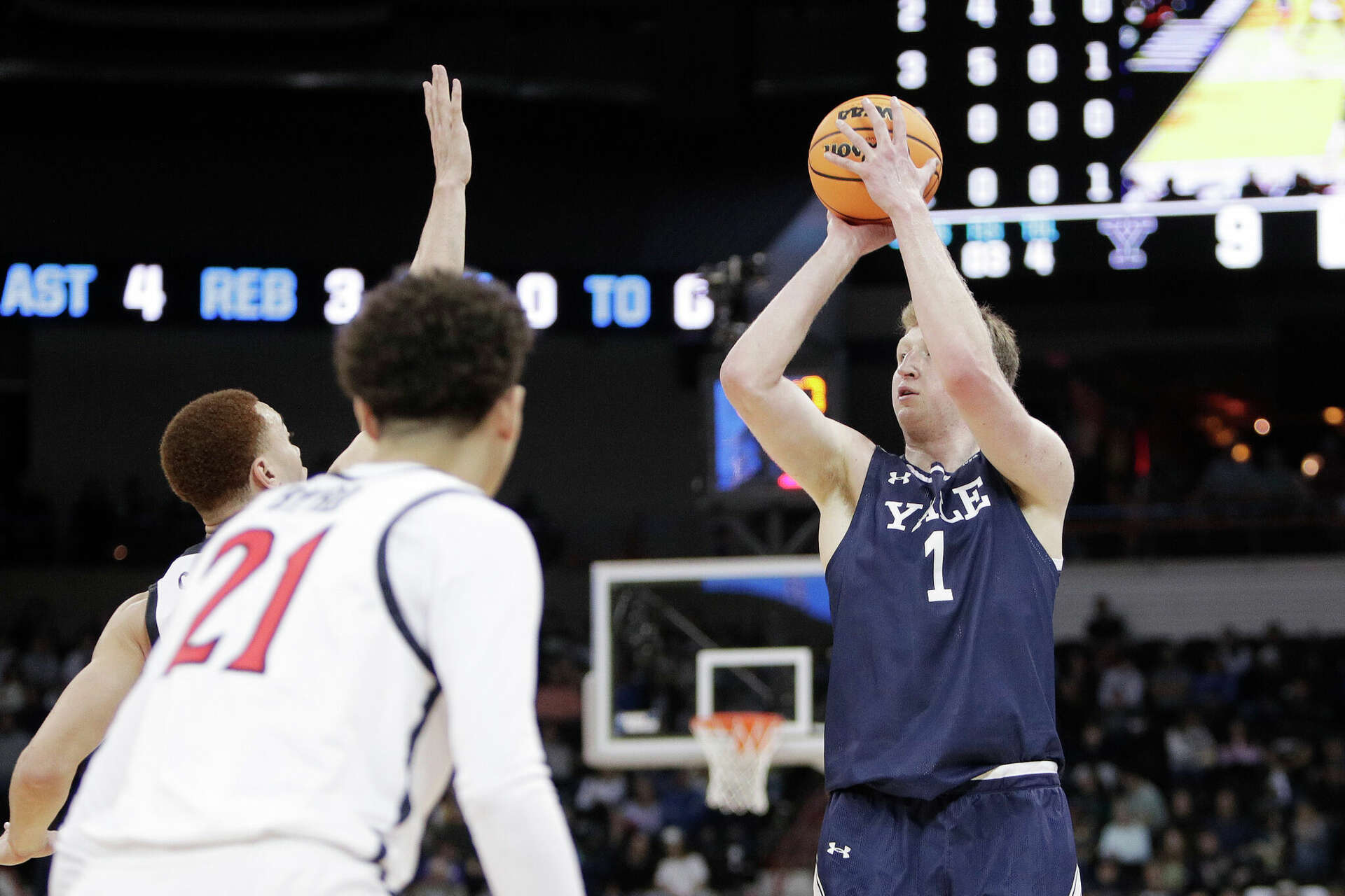 Former Yale starters Danny Wolf, Matt Knowling head to Michigan, USC.