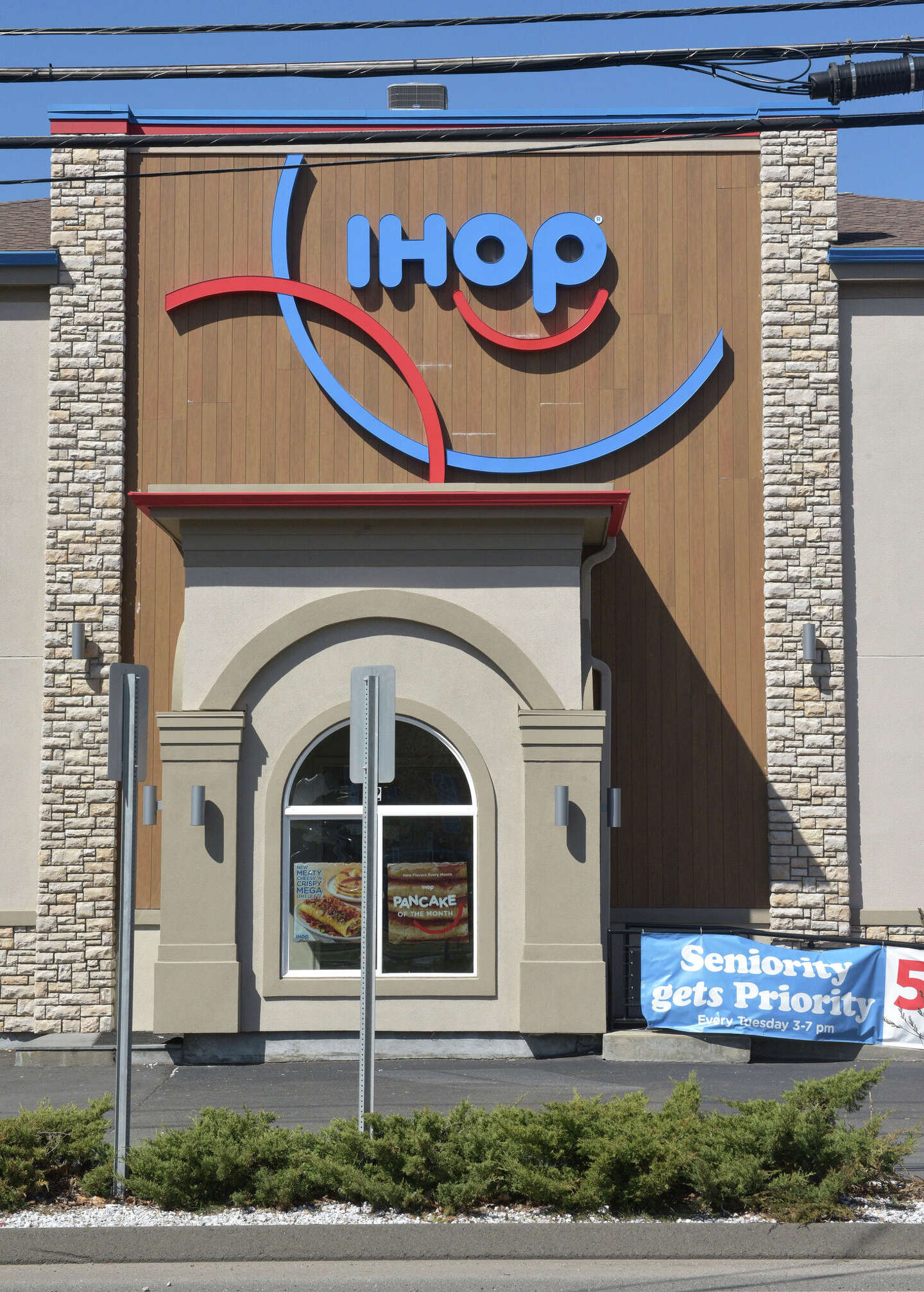 Danbury franchise would be first IHOP in CT to serve beer, wine
