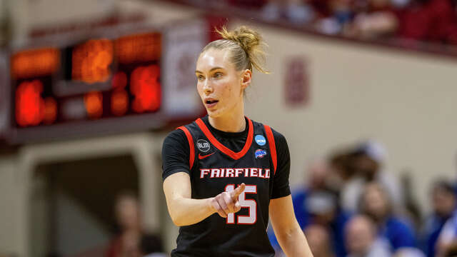 UConn's Sarah Strong on the Kay Yow award list
