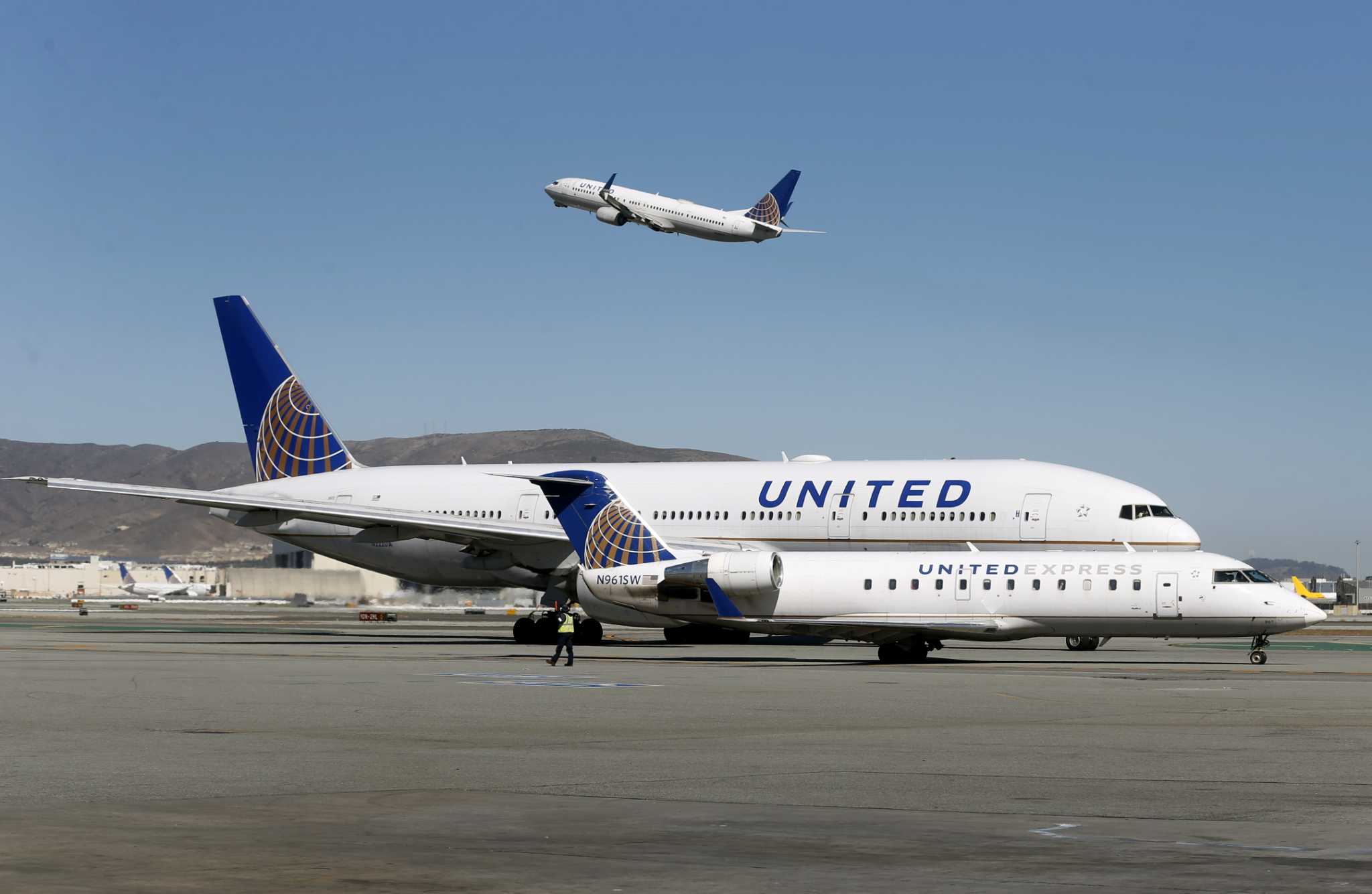 Could United Airlines and Boeing problems affect SFO travel?