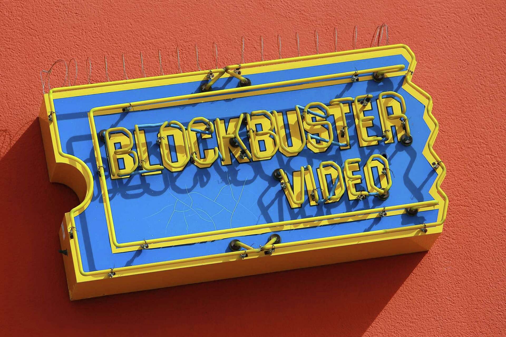 Bay Area Free Blockbuster kiosks say, ‘Take a movie, leave a movie’