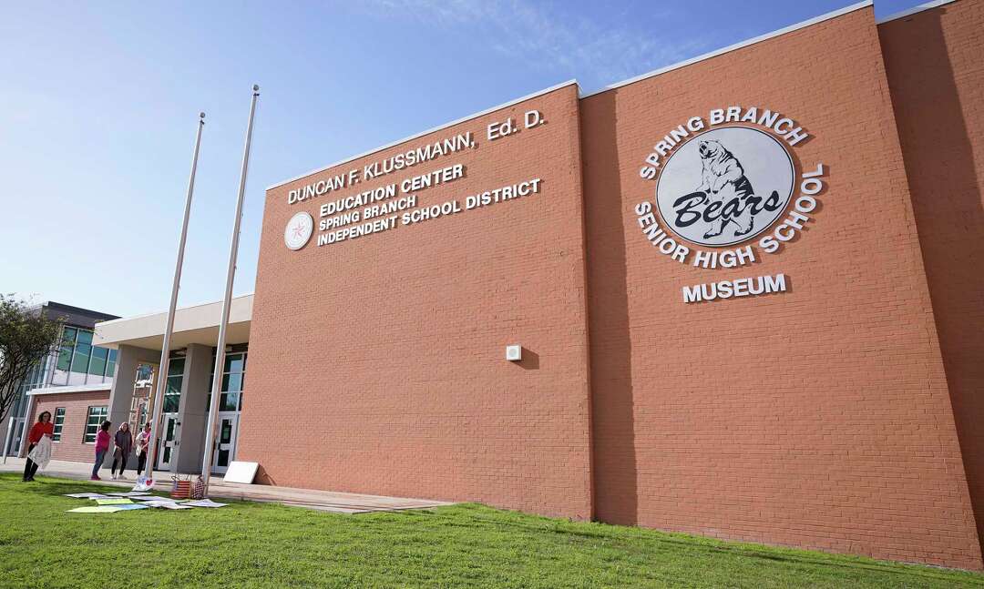 Duncan Klussmann's name to stay on Spring Branch ISD building