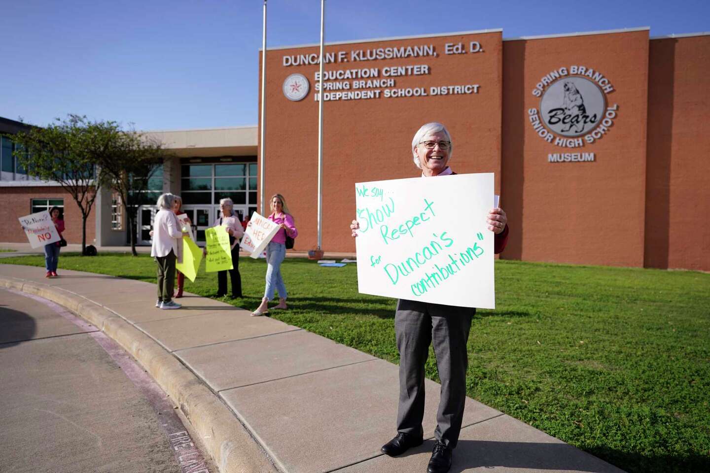 Duncan Klussmann's name to stay on Spring Branch ISD building