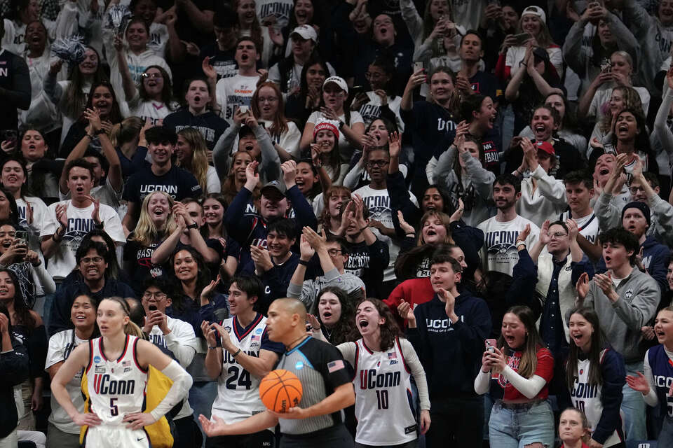 Can UConn have two titles in 'Basketball Capital of the World' again?