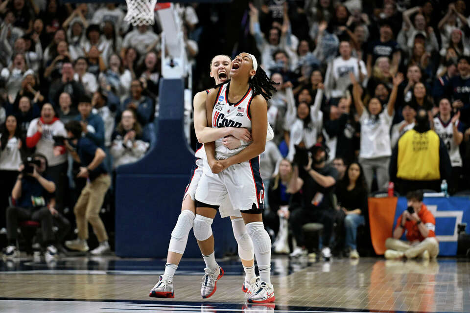 Freshman KK Arnold hits crucial 3-pointer for UConn in NCAA Tournament