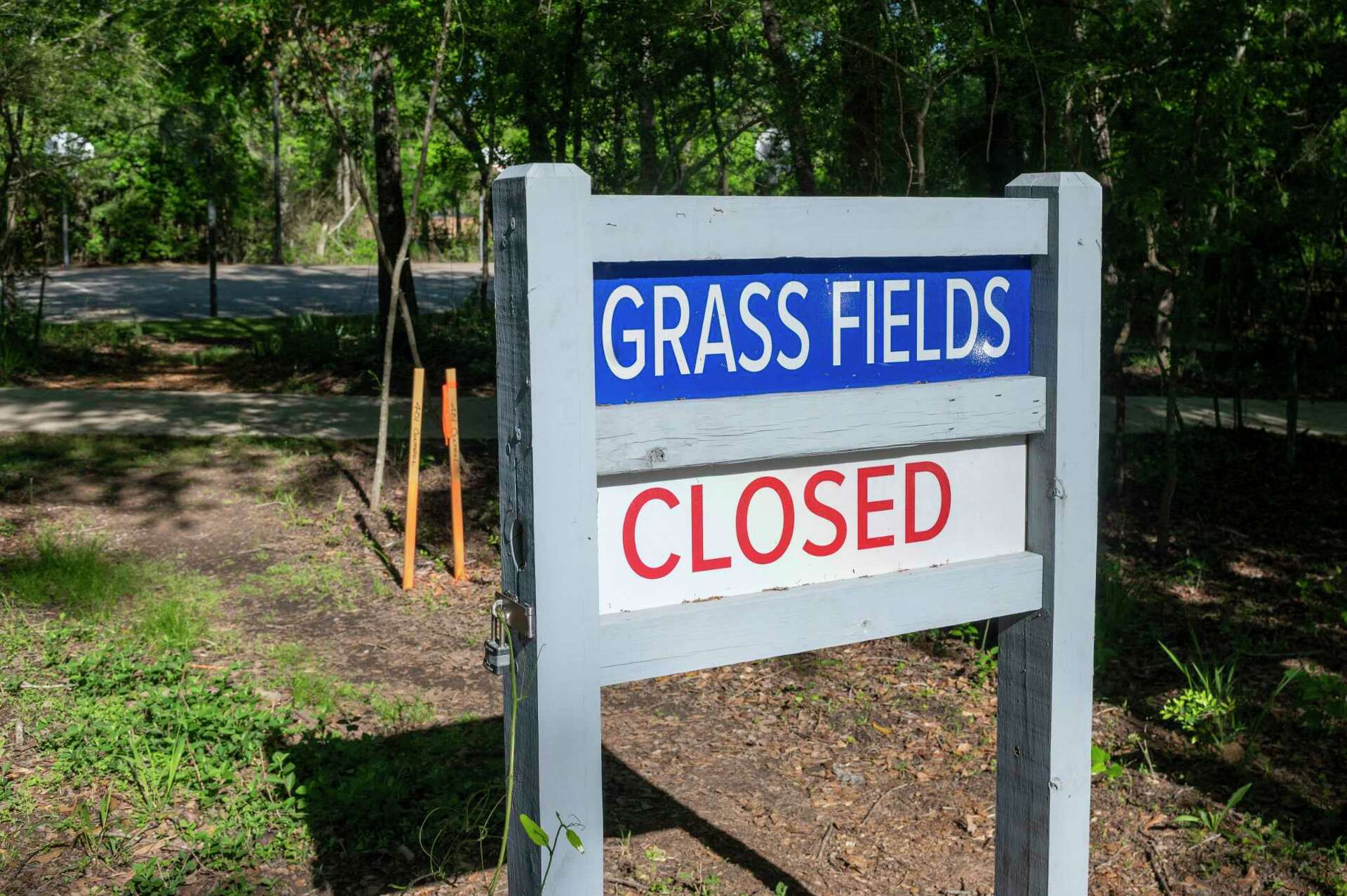 Woodlands residents make last-ditch push against artificial turf field