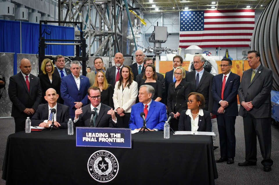 Abbott Declares Texas A Launching Pad For Mars Missions