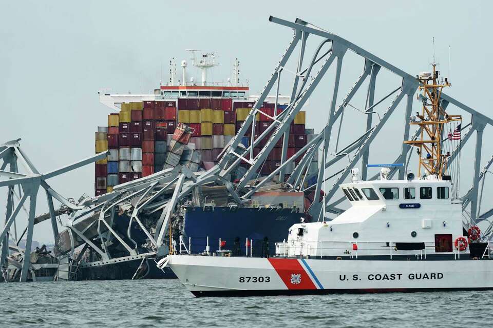 Experts say a bridge collapse won't happen in the Bay Area