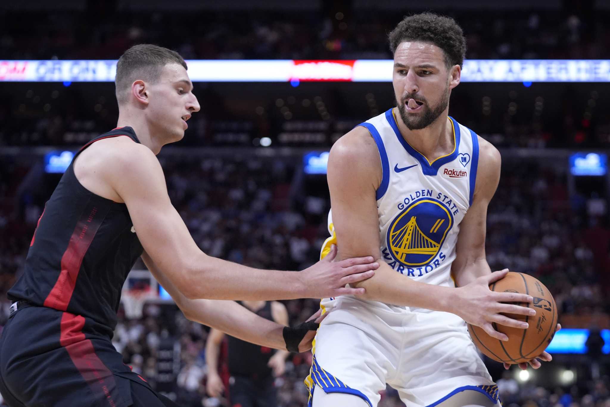 Klay Thompson returns to the starting lineup, lifts Warriors past Heat