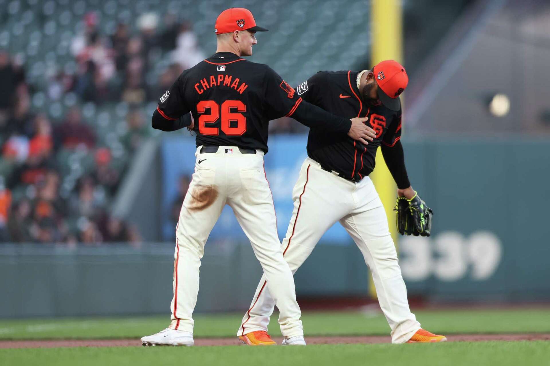 Fond farewell? Pablo Sandoval singles in possible final Giants at-bat