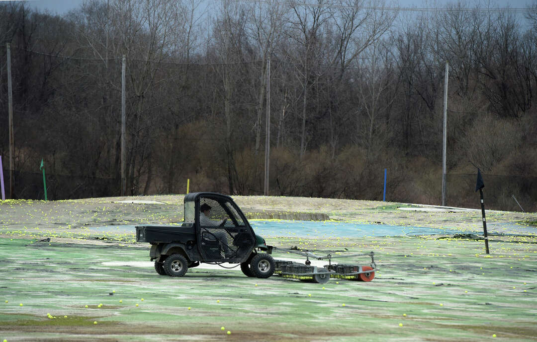 Golf Ranch debuts in Brookfield with new tech, laid back style