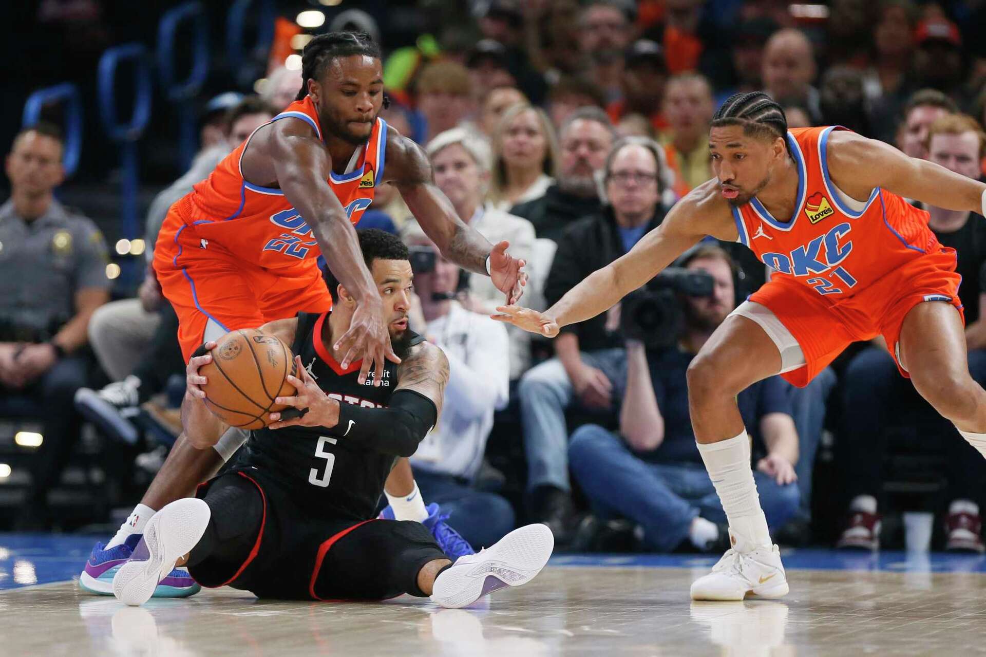 Houston Rockets: Win streak at 10 after victory over Thunder