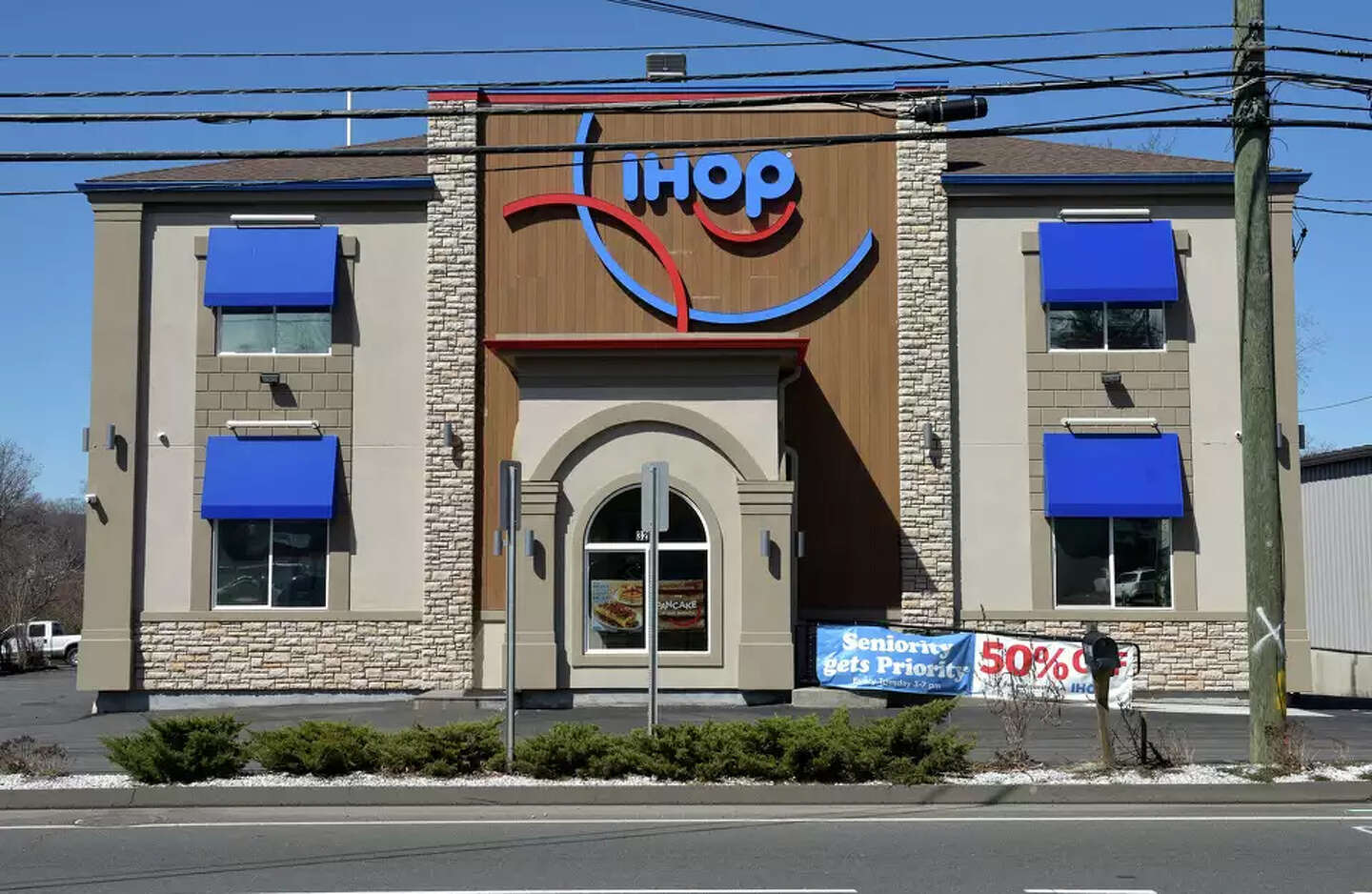 Danbury IHOP to be first in CT to add beer and wine to menu