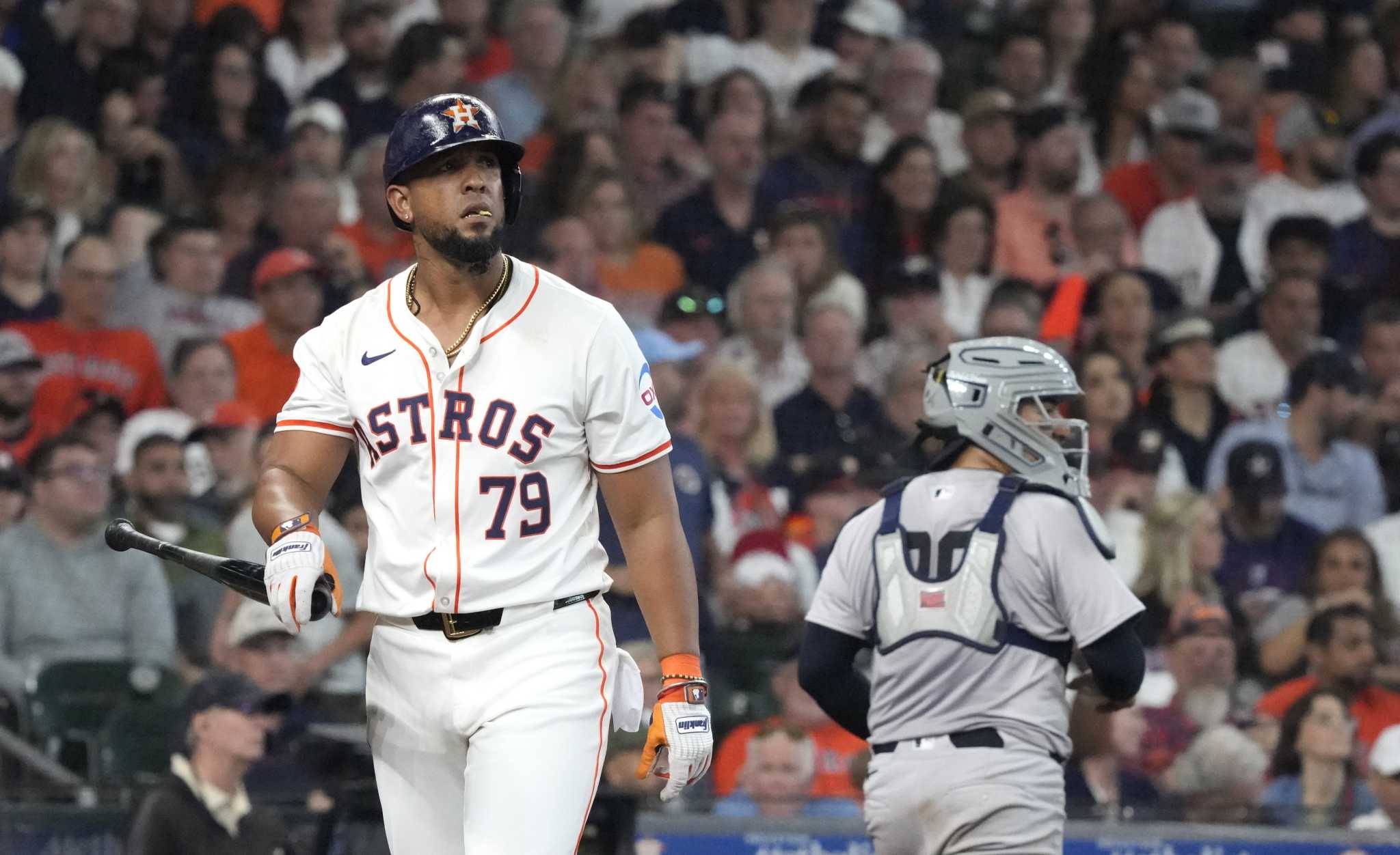 Houston Astros' José Abreu nearing a return to major leagues