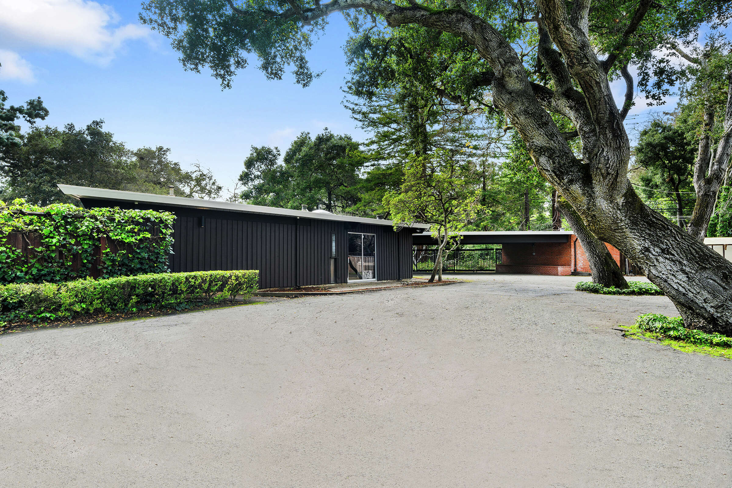 Joseph Eichler's Bay Area home hits market for first time in 60 years