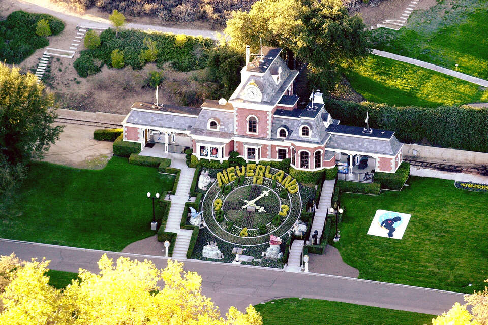Michael Jackson's abandoned Neverland Ranch sees flurry of activity