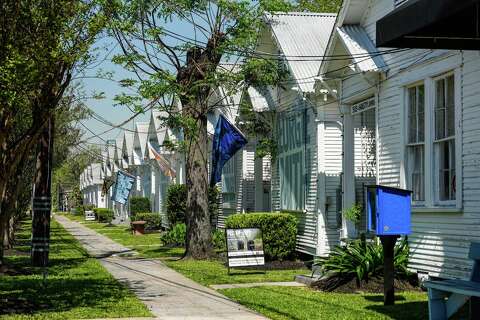 Free things to do in Houston: Museums, concerts, outdoor movies, bats