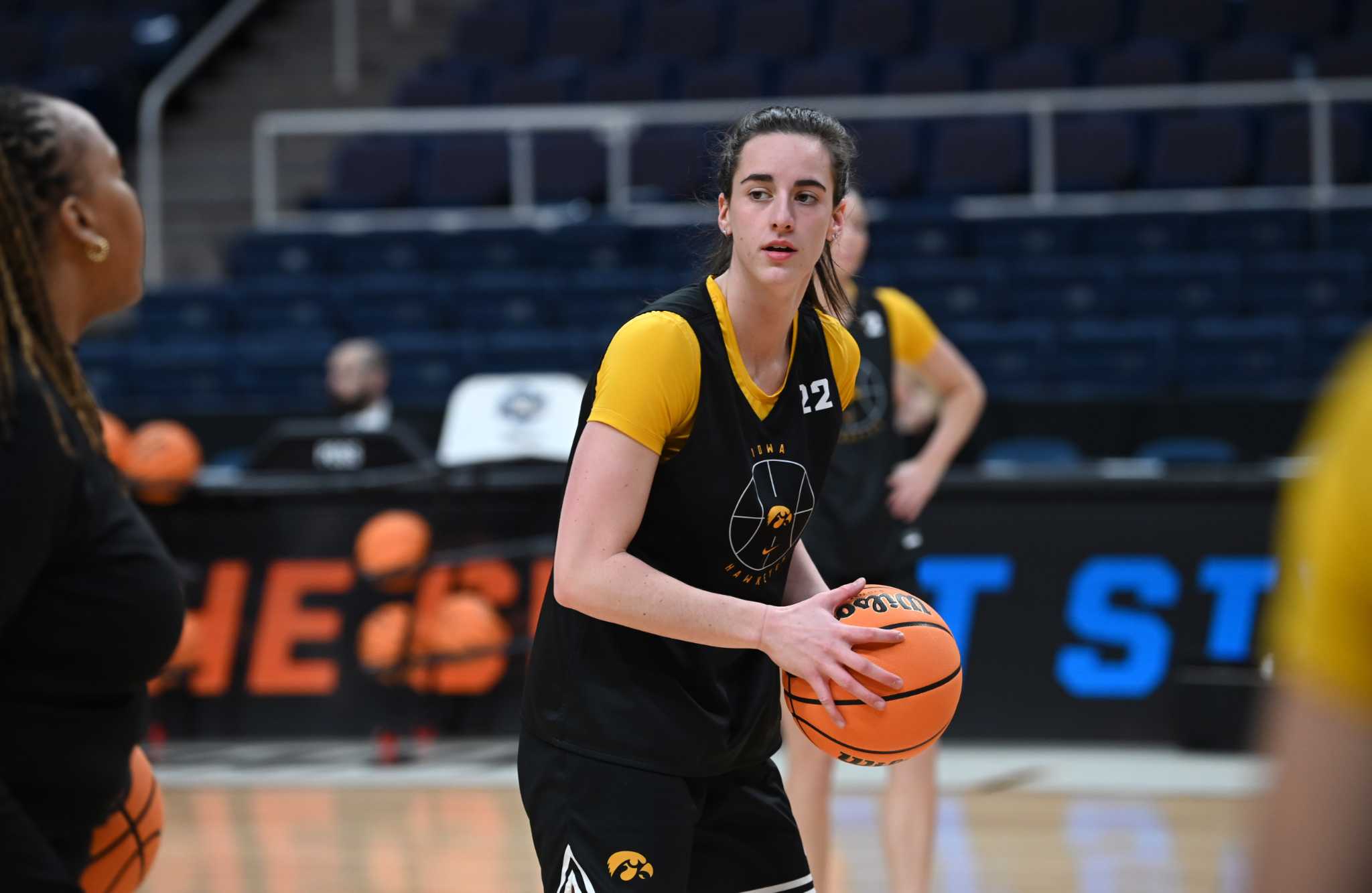 Caitlin Clark praises Hannah Hidalgo, Madison Booker and JuJu Watkins