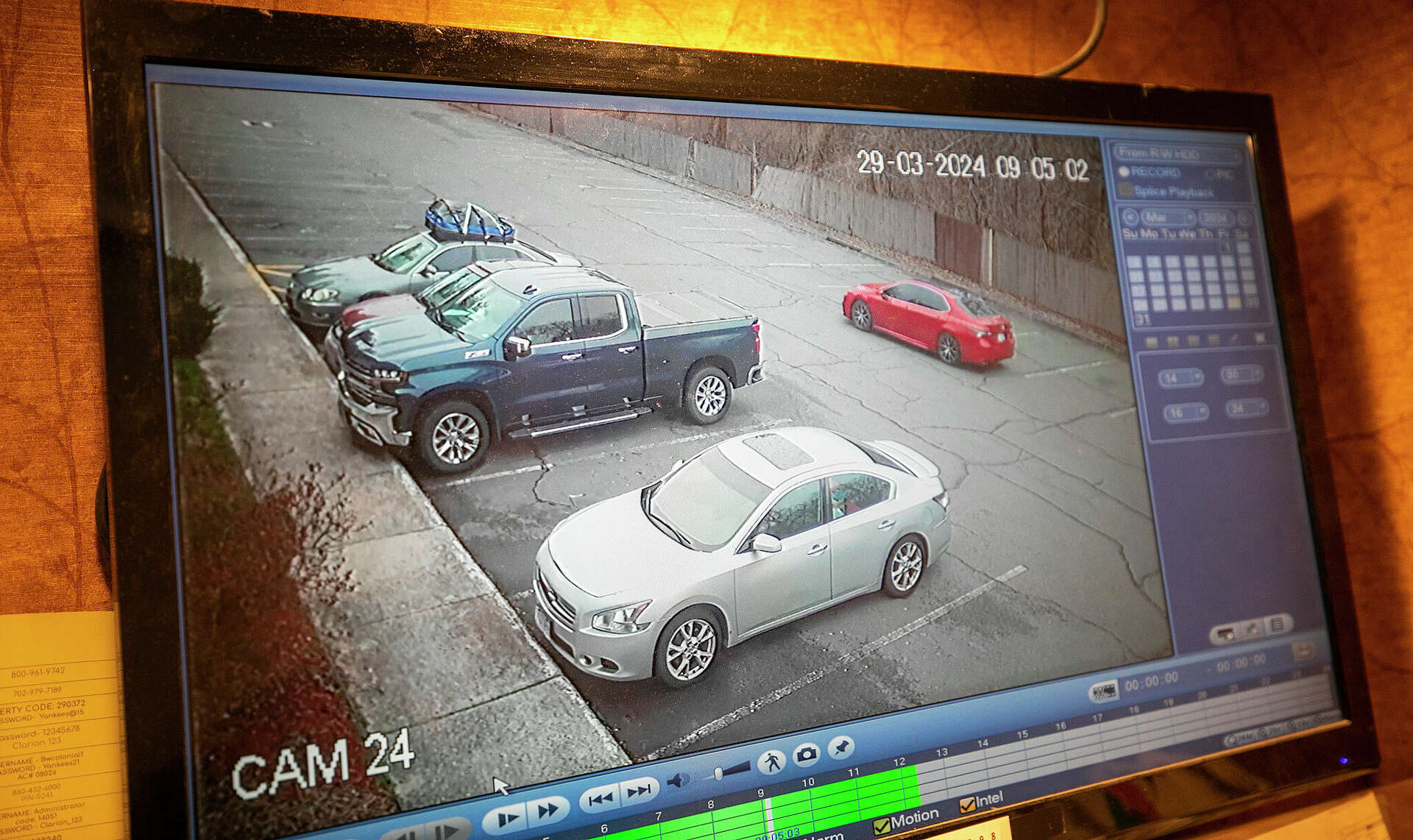Police: Thief charged with kidnapping child in Amber Alert found in CT