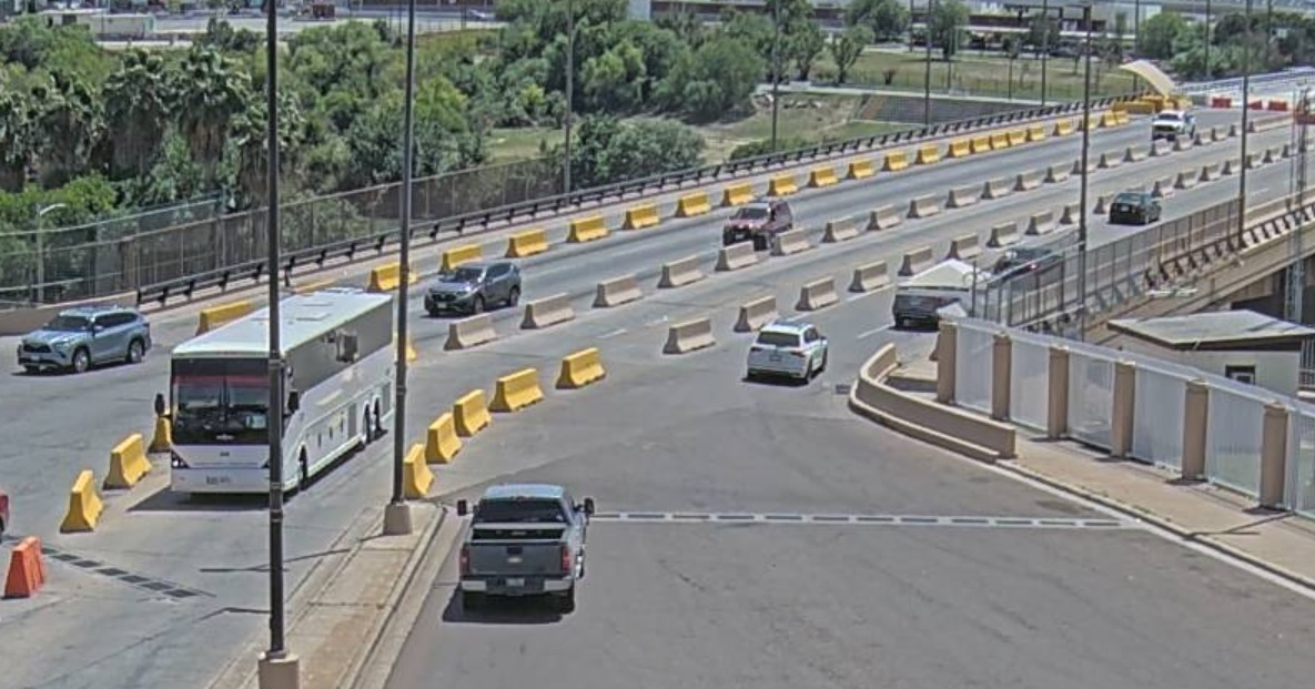 Laredo CBP relocates cement barriers at International Bridge 2