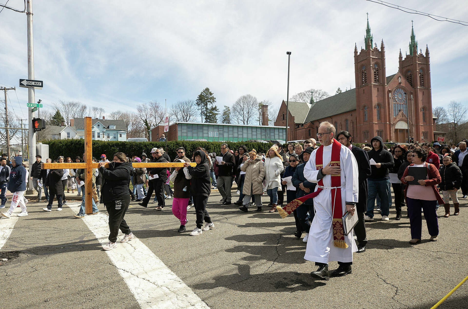 Annual St. Rose procession commemorates Good Friday in Meriden