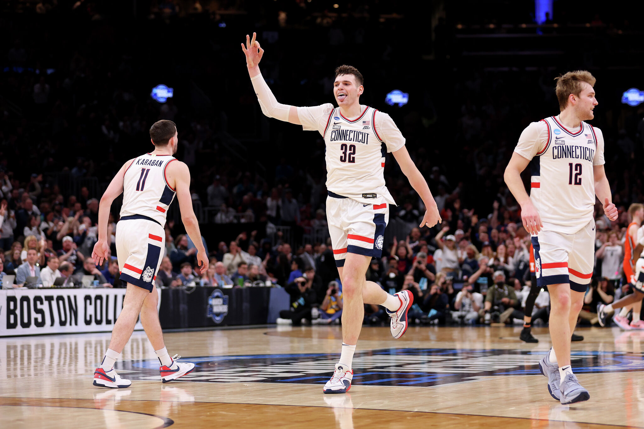 UConn vs. Alabama in Final Four: Time, TV, probable starters and more