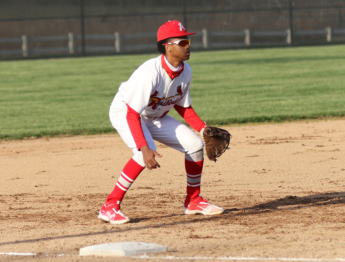 Alton goes extra miles, extra innings to beat Greenfield