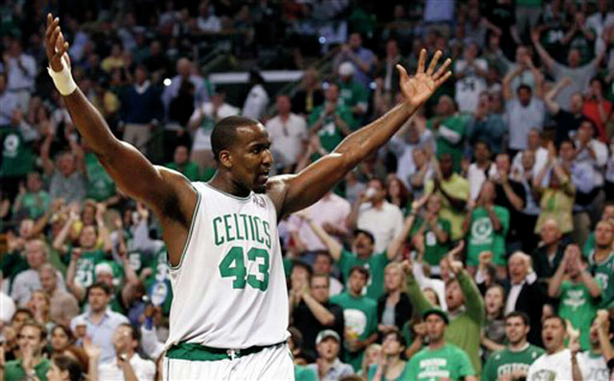 Ozen's Kendrick Perkins with the Celtics