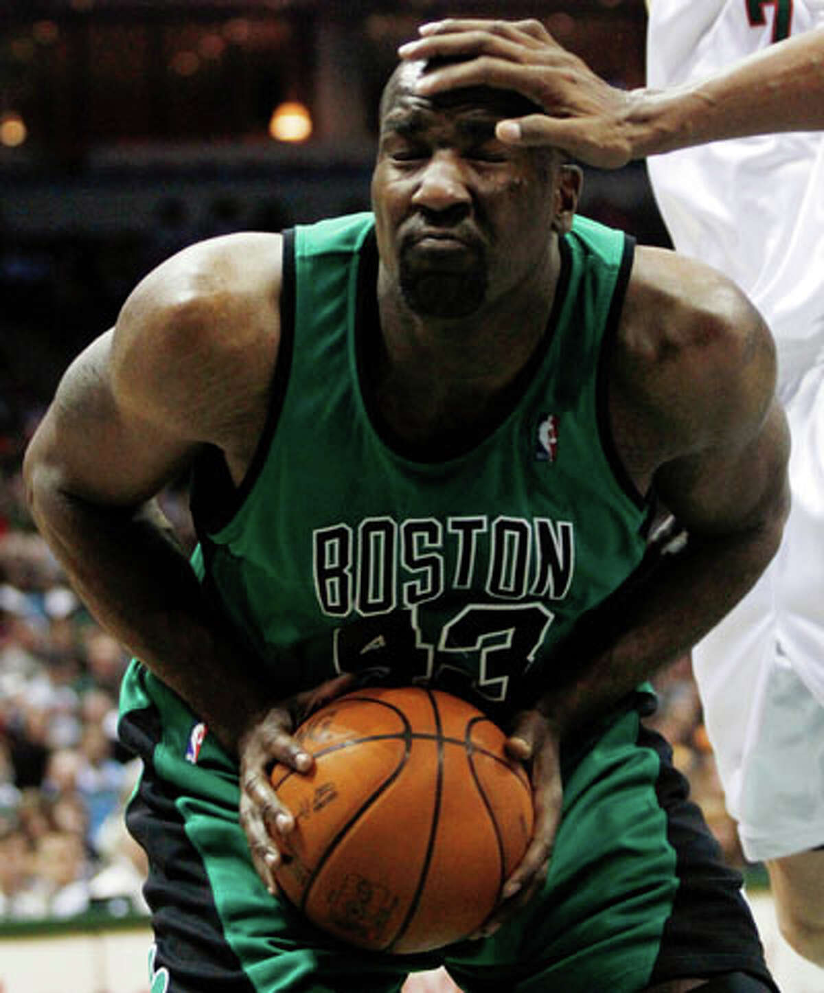 Ozen's Kendrick Perkins with the Celtics