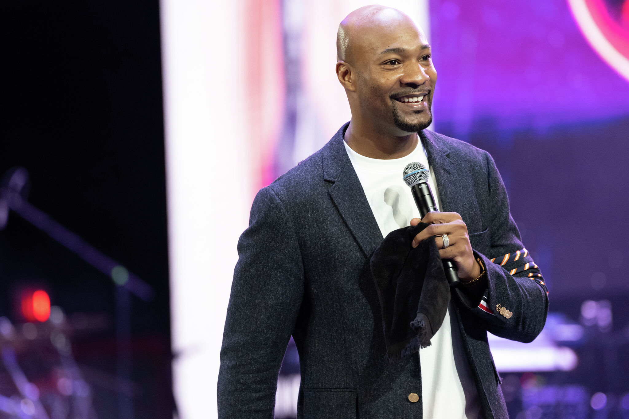 Pastor Keion's church returns to campus after Hurricane Beryl