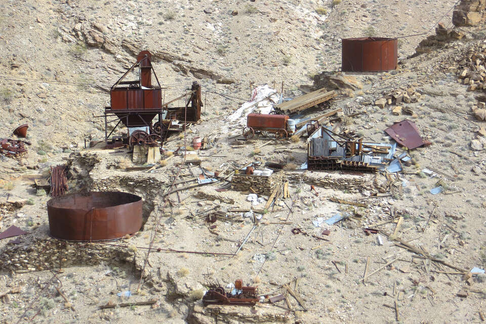 Lost fortunes, deadly duel: This hidden Death Valley hike has it all