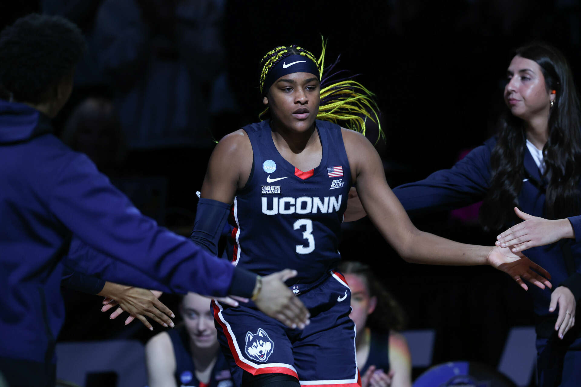 UConn's Aaliyah Edwards honored in Kingston, Ont. for WNBA debut
