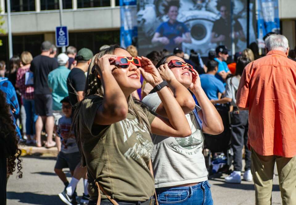 Watch the solar eclipse at these Houston viewing events