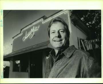 Gruene Hall owner and entrepreneur Pat Molak dies
