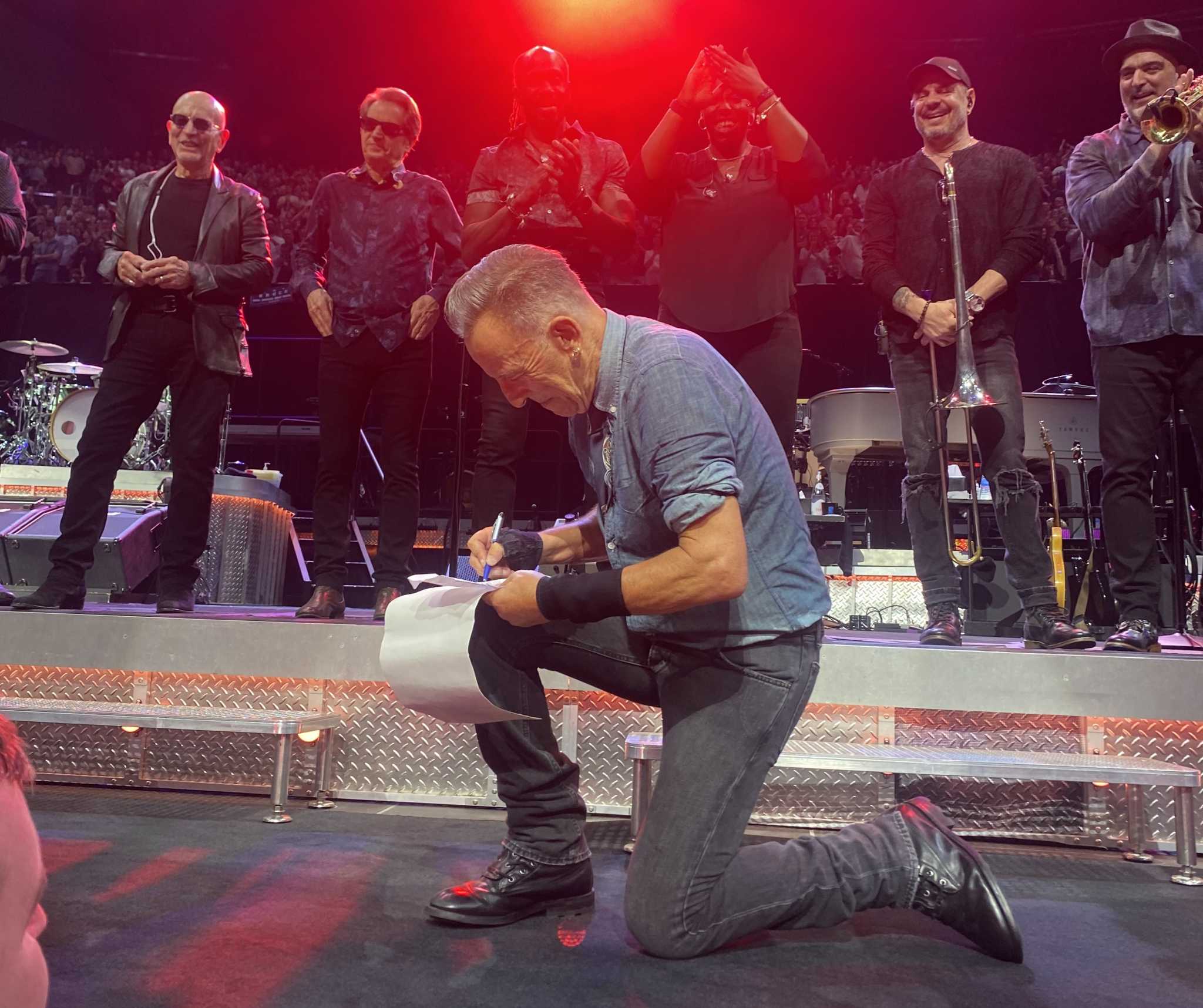 Springsteen stops S.F. show to sign note excusing fan from school