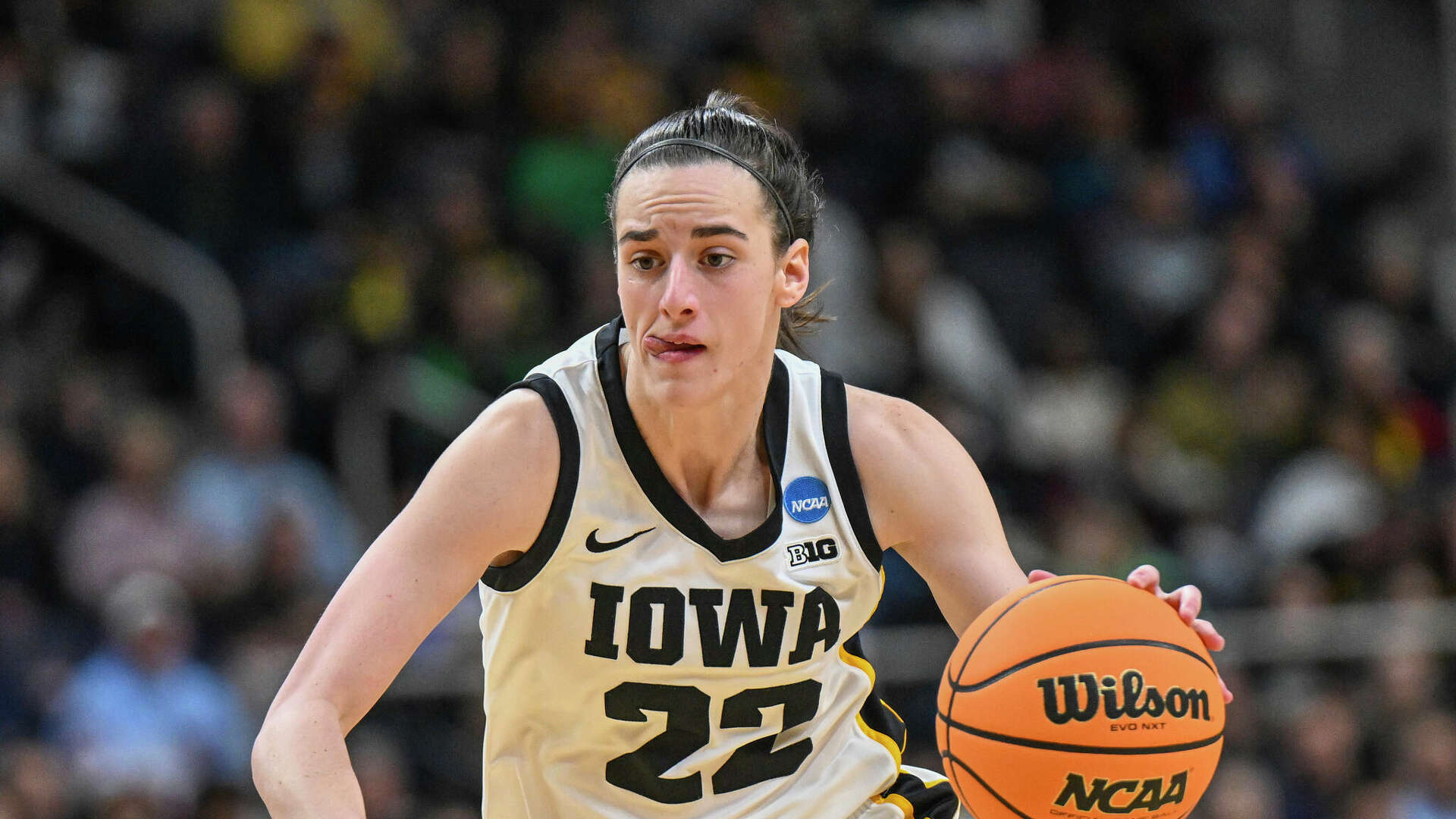 Caitlin Clark wanted to go to UConn. Geno Auriemma didn't recruit her.