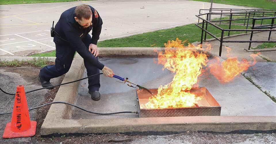 Alton Fire Department provides fire extinguisher training