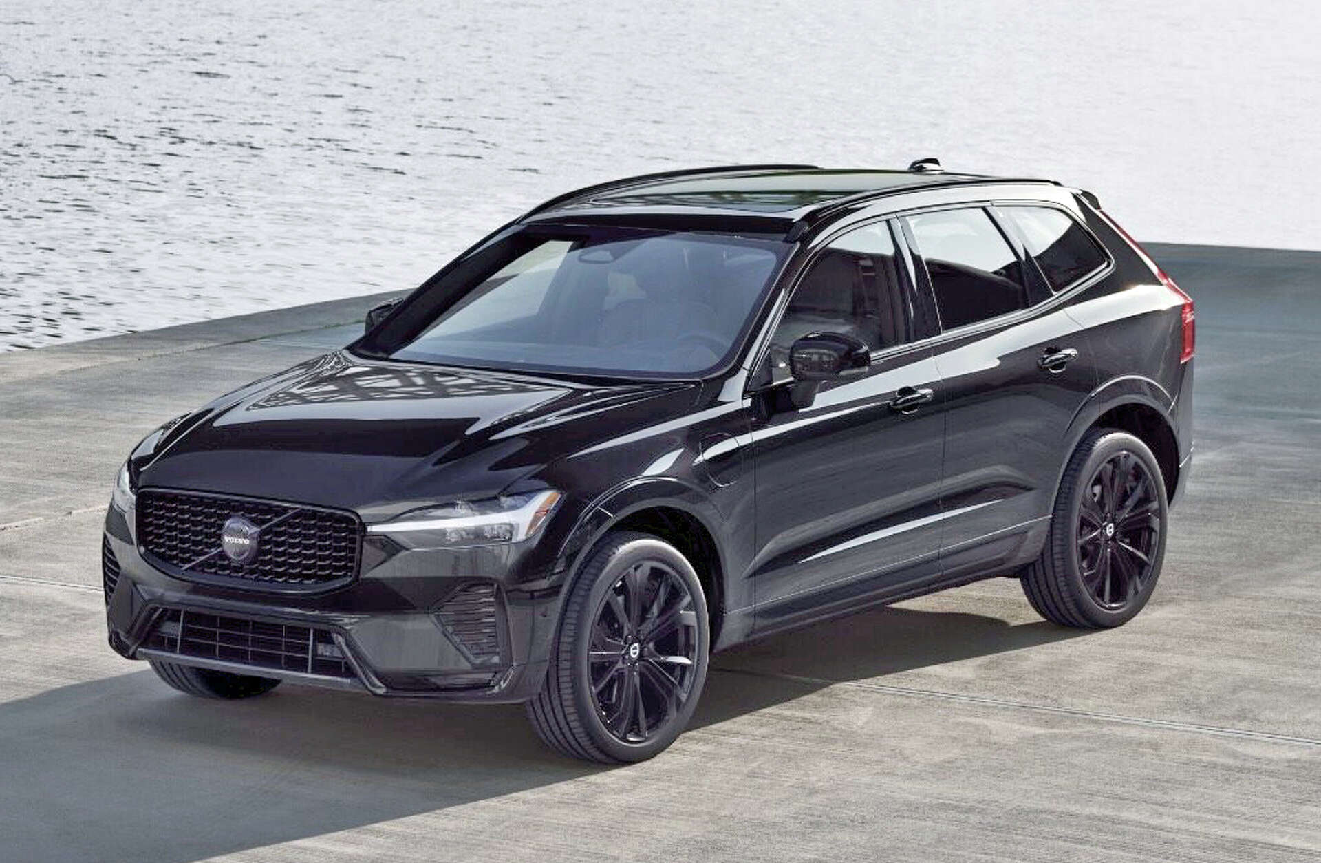 Volvo adds special Black Edition to XC60 crossover line for 2024